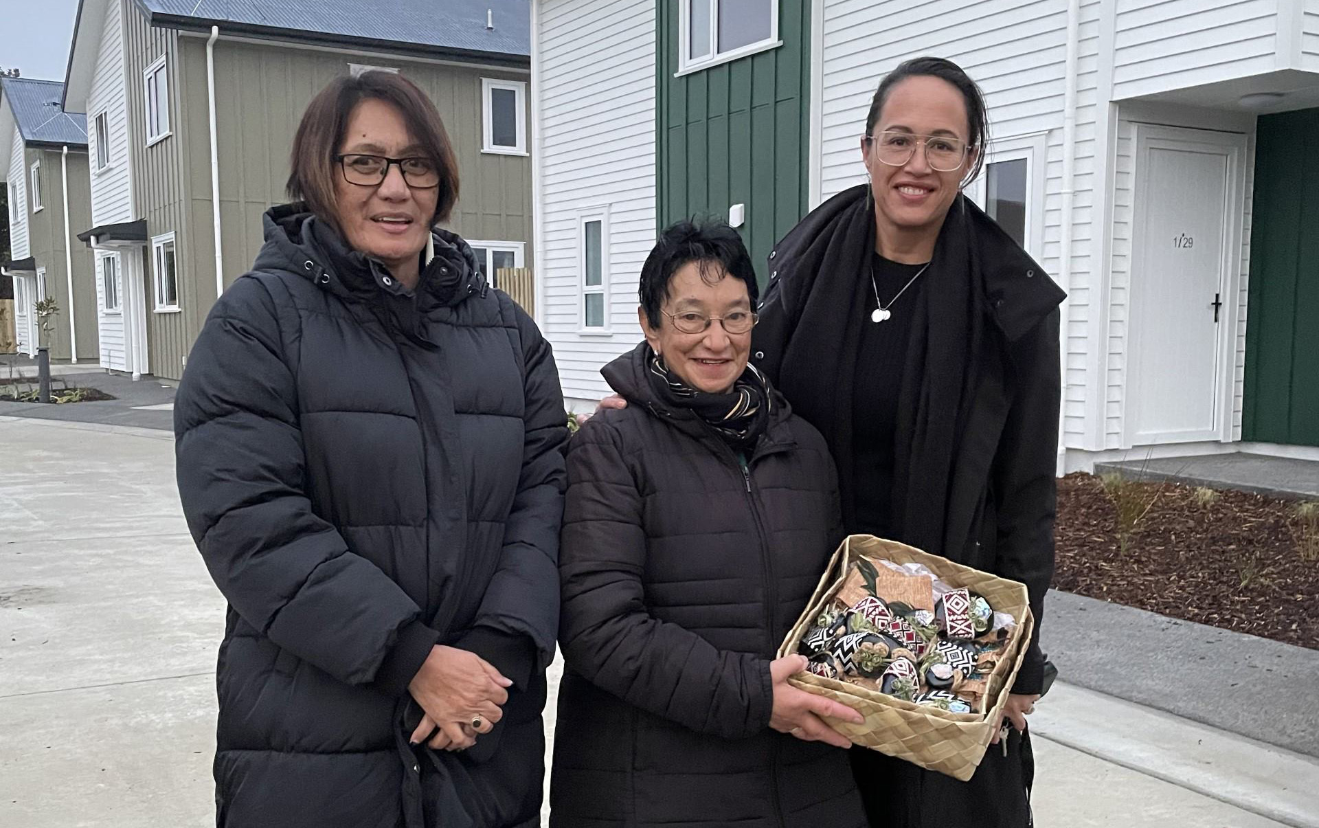 Zita gifts taonga to welcome new neighbours :: Kāinga Ora – Homes and ...